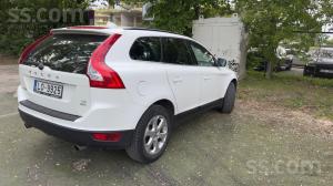 Balts Volvo XC60 2010 Rīga, ar dzinēja tilpumu 2.40 L un nobraukumu 340 tūkst. km par 7850 €, foto 3 vietnē AUTOMOTO.COM.LV
