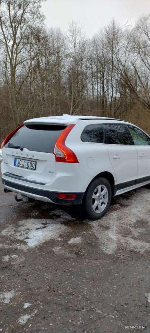 White Volvo XC60 2010 in Telschi, with an engine capacity of 2.00 L and mileage of 330 thousand km for 6200 €, photo 7 on AUTOMOTO.COM.LV