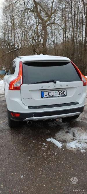 White Volvo XC60 2010 in Telschi, with an engine capacity of 2.00 L and mileage of 330 thousand km for 6200 €, photo 8 on AUTOMOTO.COM.LV