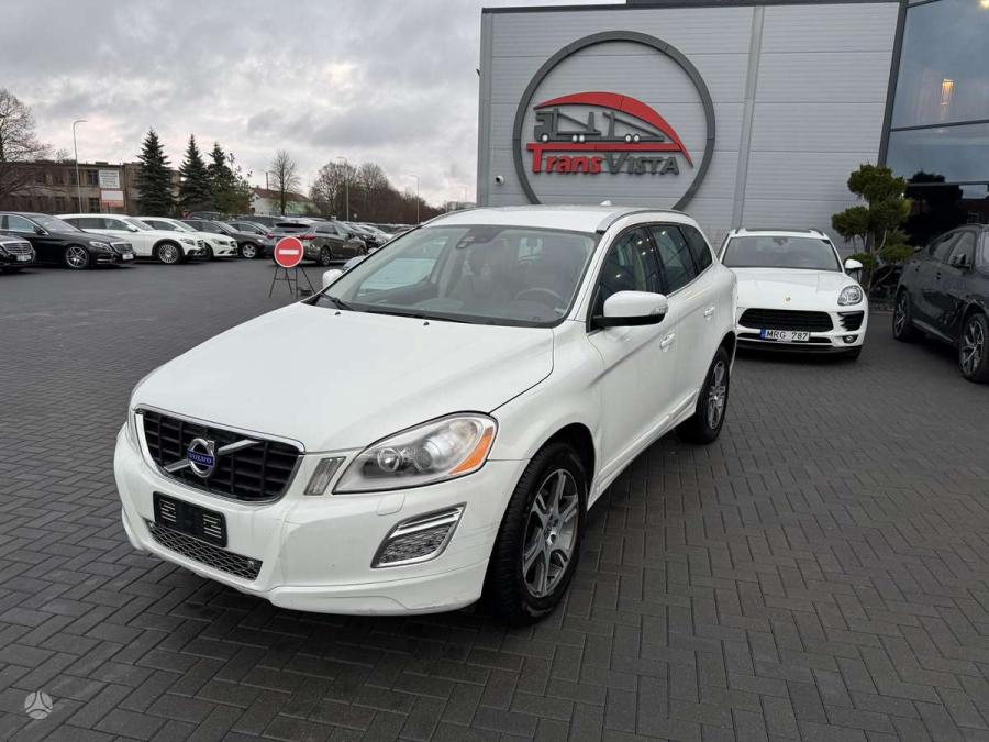 White Volvo XC60 2010 in Telschi, with an engine capacity of 2.95 L and mileage of 239 thousand km for 8300 €, photo 2 on AUTOMOTO.COM.LV
