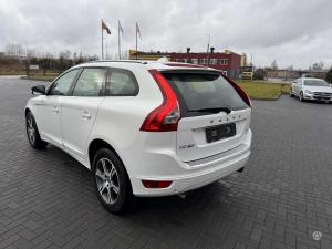 White Volvo XC60 2010 in Telschi, with an engine capacity of 2.95 L and mileage of 239 thousand km for 8300 €, photo 5 on AUTOMOTO.COM.LV