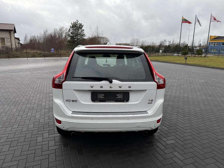 White Volvo XC60 2010 in Telschi, with an engine capacity of 2.95 L and mileage of 239 thousand km for 8300 €, photo 6 on AUTOMOTO.COM.LV