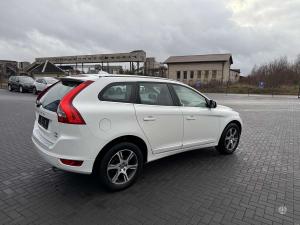White Volvo XC60 2010 in Telschi, with an engine capacity of 2.95 L and mileage of 239 thousand km for 8300 €, photo 8 on AUTOMOTO.COM.LV