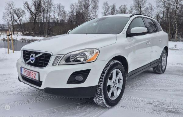 Balts Volvo XC60 2010 Utena, ar dzinēja tilpumu 2.40 L un nobraukumu 310 tūkst. km par 6750 €, foto 1 vietnē AUTOMOTO.COM.LV