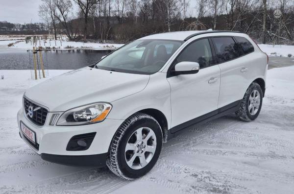 Balts Volvo XC60 2010 Utena, ar dzinēja tilpumu 2.40 L un nobraukumu 310 tūkst. km par 6750 €, foto 3 vietnē AUTOMOTO.COM.LV