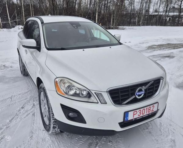 Balts Volvo XC60 2010 Utena, ar dzinēja tilpumu 2.40 L un nobraukumu 310 tūkst. km par 6750 €, foto 5 vietnē AUTOMOTO.COM.LV