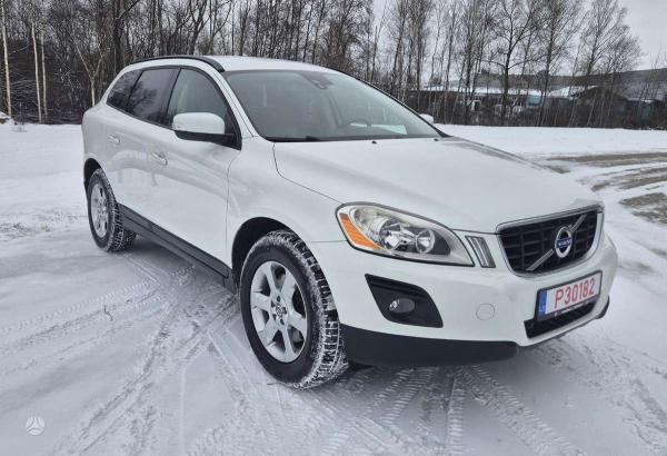 Balts Volvo XC60 2010 Utena, ar dzinēja tilpumu 2.40 L un nobraukumu 310 tūkst. km par 6750 €, foto 7 vietnē AUTOMOTO.COM.LV