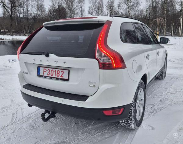 Balts Volvo XC60 2010 Utena, ar dzinēja tilpumu 2.40 L un nobraukumu 310 tūkst. km par 6750 €, foto 10 vietnē AUTOMOTO.COM.LV