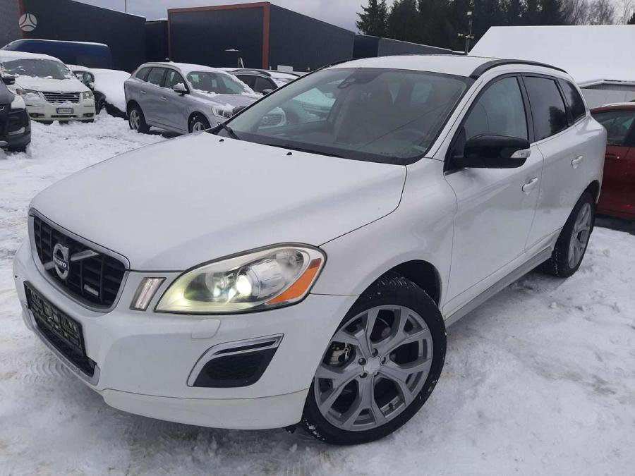 Balts Volvo XC60 2010 Kauņa, ar dzinēja tilpumu 2.40 L un nobraukumu 261 tūkst. km par 9150 €, foto 2 vietnē AUTOMOTO.COM.LV