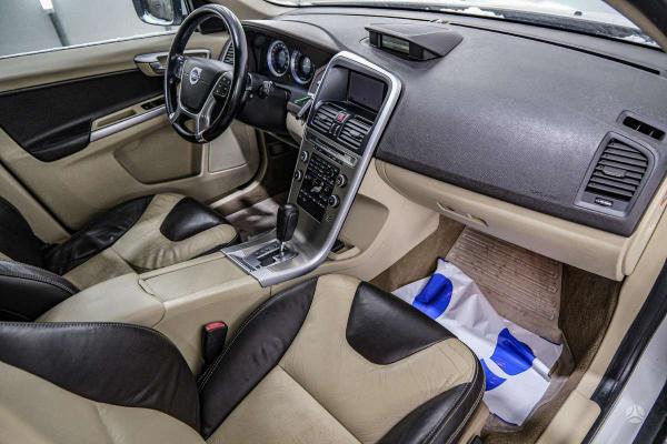Balts Volvo XC60 2010 Kauņa, ar dzinēja tilpumu 2.40 L un nobraukumu 214 tūkst. km par 8790 €, foto 11 vietnē AUTOMOTO.COM.LV