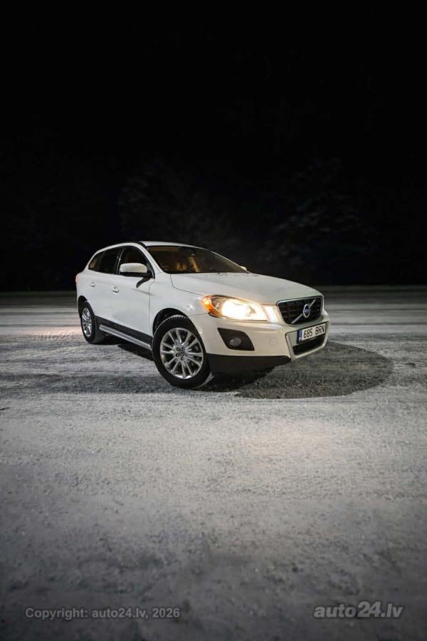 White Volvo XC60 2010 in Parnu, with an engine capacity of 2.40 L and mileage of 335 thousand km for 6499 €, photo 1 on AUTOMOTO.COM.LV