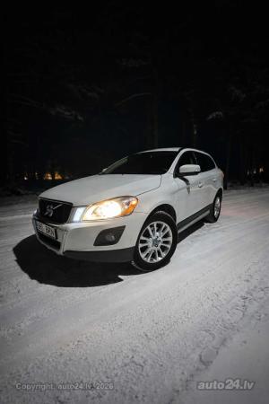 Balts Volvo XC60 2010 Pērnava, ar dzinēja tilpumu 2.40 L un nobraukumu 335 tūkst. km par 6499 €, foto 2 vietnē AUTOMOTO.COM.LV