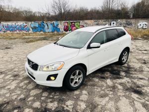 White Volvo XC60 2010 in Siauliai, with an engine capacity of 2.40 L and mileage of 460 thousand km for 6500 €, photo 4 on AUTOMOTO.COM.LV