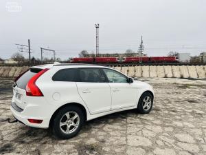 White Volvo XC60 2010 in Siauliai, with an engine capacity of 2.40 L and mileage of 460 thousand km for 6500 €, photo 10 on AUTOMOTO.COM.LV