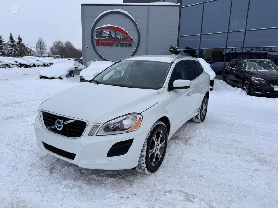 White Volvo XC60 2010 in Telschi, with an engine capacity of 2.95 L and mileage of 239 thousand km for 9300 €, photo 3 on AUTOMOTO.COM.LV