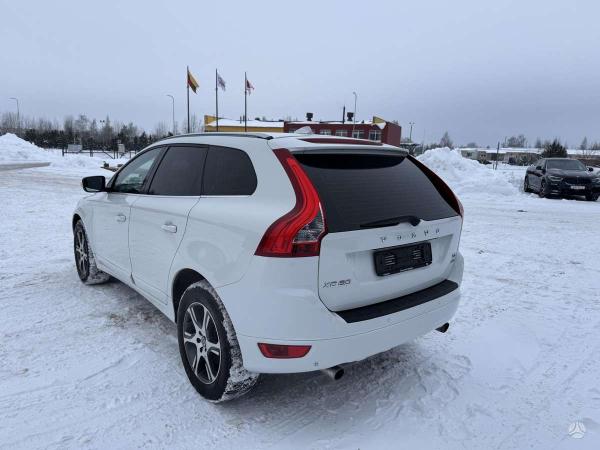 White Volvo XC60 2010 in Telschi, with an engine capacity of 2.95 L and mileage of 239 thousand km for 9300 €, photo 6 on AUTOMOTO.COM.LV
