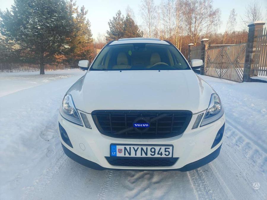 Balts Volvo XC60 2010 Kauņa, ar dzinēja tilpumu 3.19 L un nobraukumu 280 tūkst. km par 4350 €, foto 2 vietnē AUTOMOTO.COM.LV