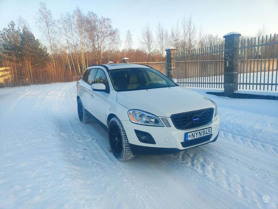 Balts Volvo XC60 2010 Kauņa, ar dzinēja tilpumu 3.19 L un nobraukumu 280 tūkst. km par 4350 €, foto 3 vietnē AUTOMOTO.COM.LV