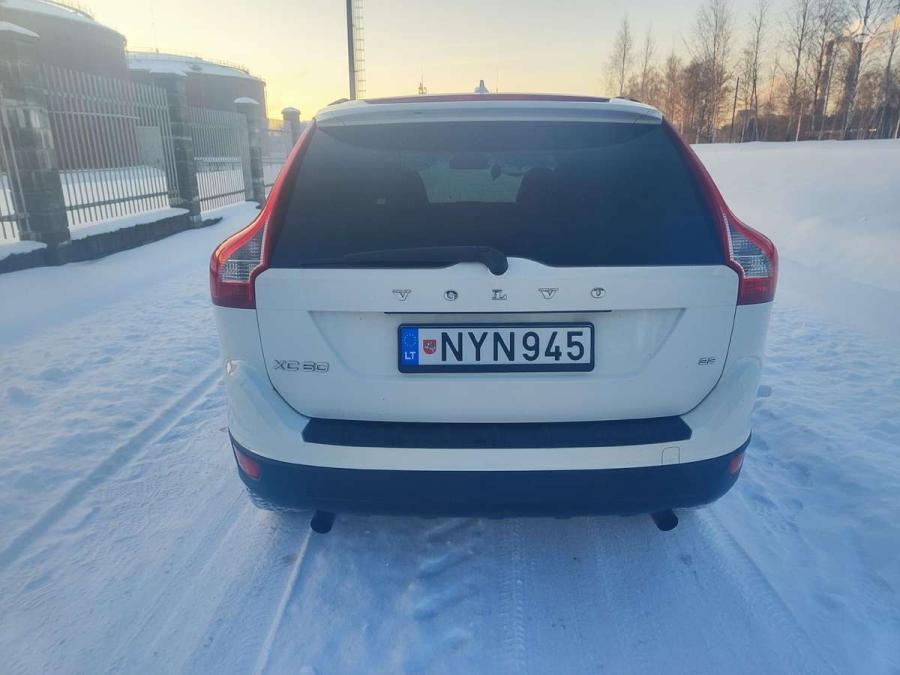 Balts Volvo XC60 2010 Kauņa, ar dzinēja tilpumu 3.19 L un nobraukumu 280 tūkst. km par 4350 €, foto 5 vietnē AUTOMOTO.COM.LV
