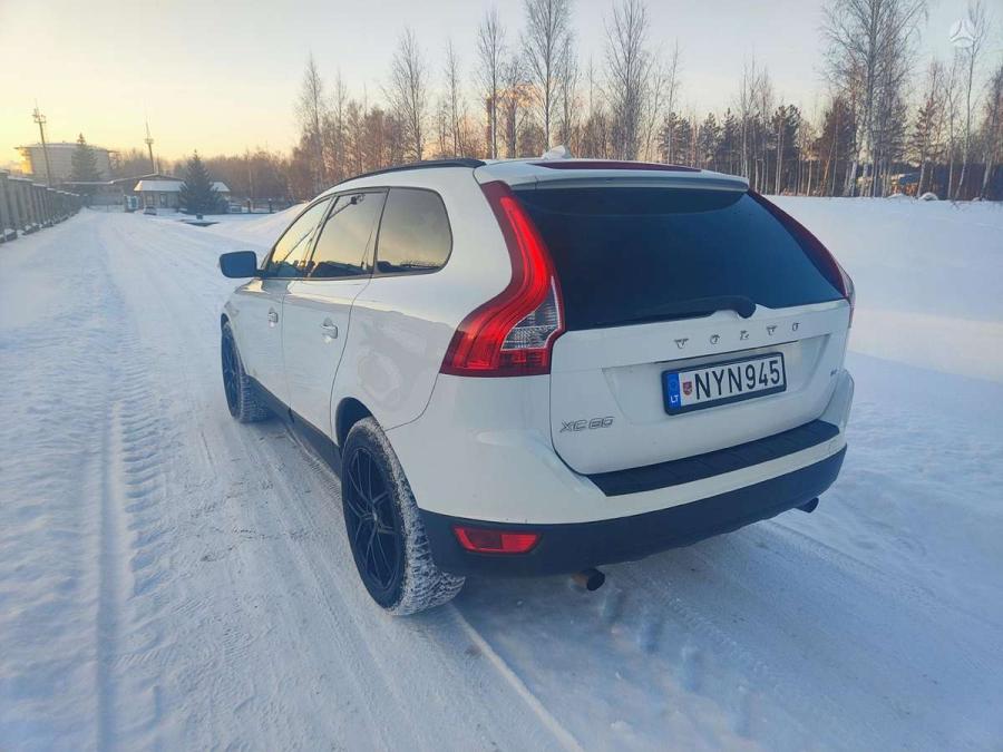 Balts Volvo XC60 2010 Kauņa, ar dzinēja tilpumu 3.19 L un nobraukumu 280 tūkst. km par 4350 €, foto 6 vietnē AUTOMOTO.COM.LV