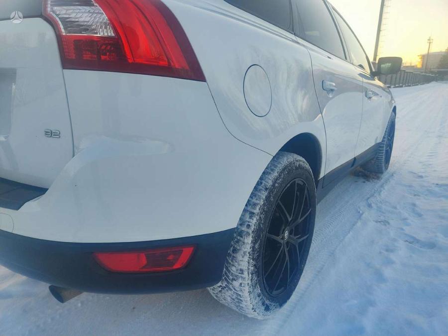 Balts Volvo XC60 2010 Kauņa, ar dzinēja tilpumu 3.19 L un nobraukumu 280 tūkst. km par 4350 €, foto 7 vietnē AUTOMOTO.COM.LV