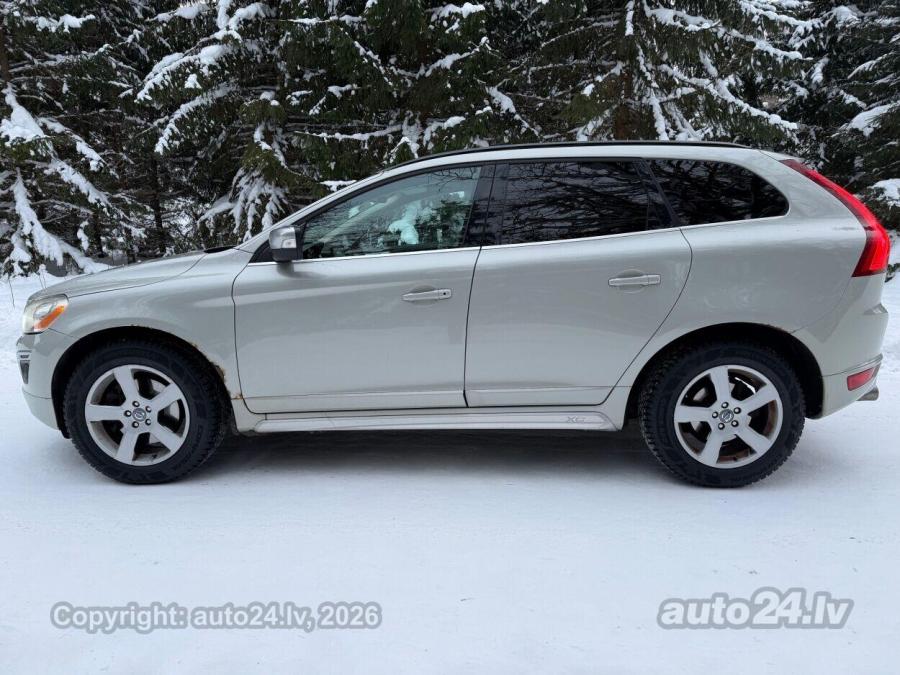 White Volvo XC60 2010 in Tallinn, with an engine capacity of 2.40 L and mileage of 408 thousand km for 6999 €, photo 7 on AUTOMOTO.COM.LV