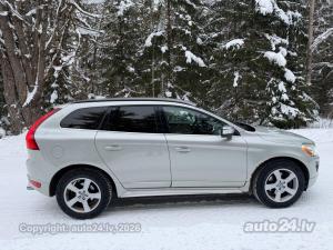 White Volvo XC60 2010 in Tallinn, with an engine capacity of 2.40 L and mileage of 408 thousand km for 6999 €, photo 8 on AUTOMOTO.COM.LV