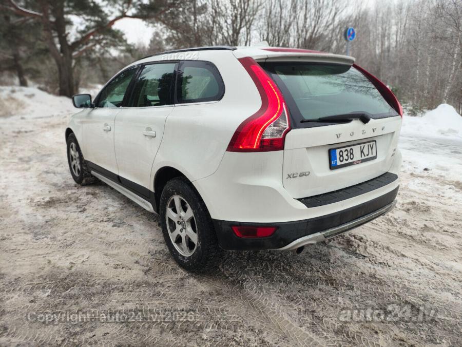 Balts Volvo XC60 2010 Tallina, ar dzinēja tilpumu 2.40 L un nobraukumu 230 tūkst. km par 7750 €, foto 6 vietnē AUTOMOTO.COM.LV