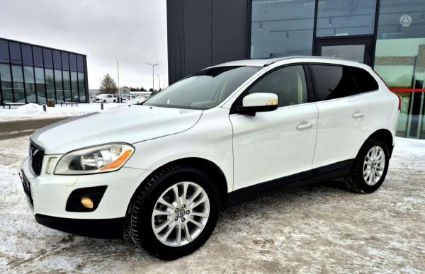 White Volvo XC60 2010 in Siauliai, with an engine capacity of 3.00 L and mileage of 195 thousand km for 7600 €, photo 5 on AUTOMOTO.COM.LV
