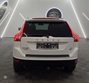 Balts Volvo XC60 2010 Marijampole, ar dzinēja tilpumu 2.40 L un nobraukumu 160 tūkst. km par 8750 €, foto 16 vietnē AUTOMOTO.COM.LV