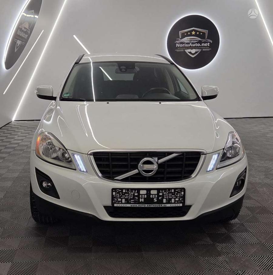 Balts Volvo XC60 2010 Marijampole, ar dzinēja tilpumu 2.40 L un nobraukumu 160 tūkst. km par 8750 €, foto 22 vietnē AUTOMOTO.COM.LV