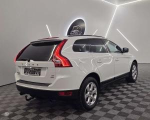 Balts Volvo XC60 2010 Marijampole, ar dzinēja tilpumu 2.40 L un nobraukumu 160 tūkst. km par 8750 €, foto 25 vietnē AUTOMOTO.COM.LV