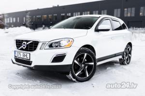 White Volvo XC60 2010 in Tallinn, with an engine capacity of 2.40 L and mileage of 340 thousand km for 7499 €, photo 3 on AUTOMOTO.COM.LV