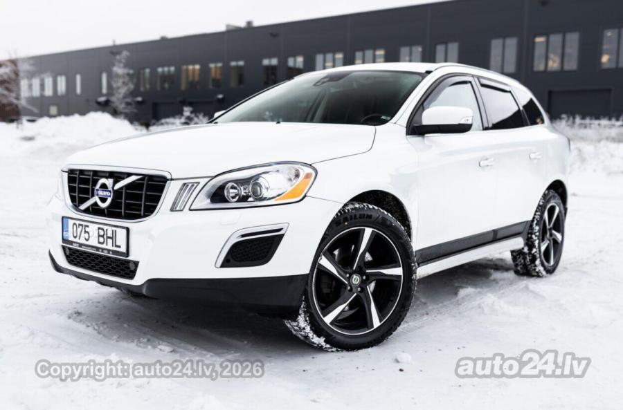 White Volvo XC60 2010 in Tallinn, with an engine capacity of 2.40 L and mileage of 340 thousand km for 7499 €, photo 3 on AUTOMOTO.COM.LV