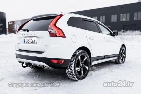 Balts Volvo XC60 2010 Tallina, ar dzinēja tilpumu 2.40 L un nobraukumu 340 tūkst. km par 7499 €, foto 6 vietnē AUTOMOTO.COM.LV