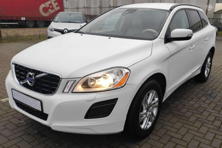 White Volvo XC60 2010 in Taurage, with an engine capacity of 1.98 L and mileage of 183 thousand km for 7999 €, photo 1 on AUTOMOTO.COM.LV