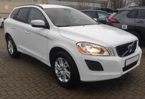 White Volvo XC60 2010 in Taurage, with an engine capacity of 1.98 L and mileage of 183 thousand km for 7999 €, photo 3 on AUTOMOTO.COM.LV