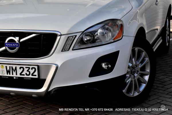 White Volvo XC60 2010 in Kretinga, with an engine capacity of 2.40 L and mileage of 144 thousand km for 8999 €, photo 5 on AUTOMOTO.COM.LV