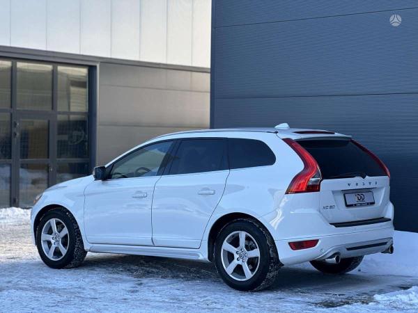 Balts Volvo XC60 2010 Kauņa, ar dzinēja tilpumu 2.40 L un nobraukumu 233 tūkst. km par 8990 €, foto 4 vietnē AUTOMOTO.COM.LV
