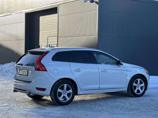 Balts Volvo XC60 2010 Kauņa, ar dzinēja tilpumu 2.40 L un nobraukumu 233 tūkst. km par 8990 €, foto 5 vietnē AUTOMOTO.COM.LV