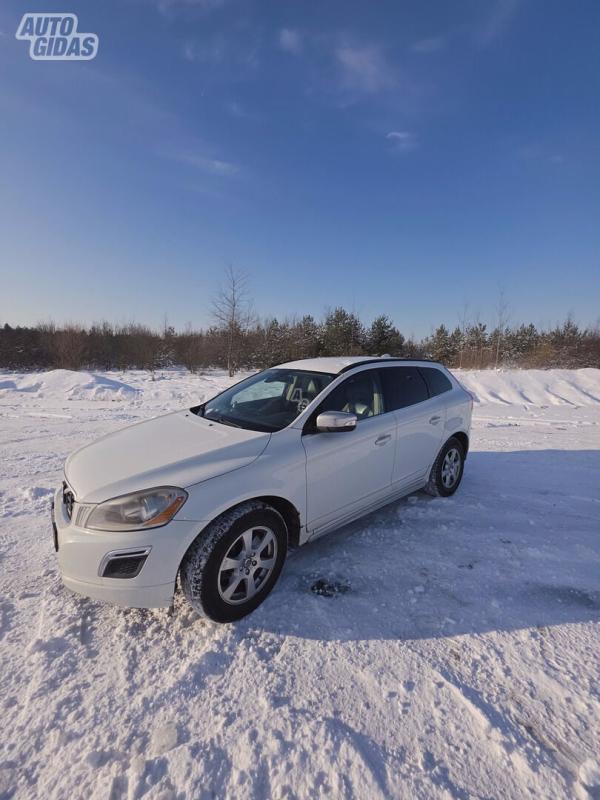 Balts Volvo XC60 2010 Viļņa, ar dzinēja tilpumu 2.40 L un nobraukumu 366 tūkst. km par 6000 €, foto 1 vietnē AUTOMOTO.COM.LV