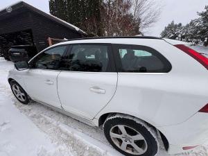 Balts Volvo XC60 2010 Viļņa, ar dzinēja tilpumu 2.40 L un nobraukumu 281 tūkst. km par 7250 €, foto 5 vietnē AUTOMOTO.COM.LV