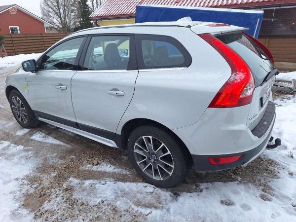 Balts Volvo XC60 2010 Širvintos, ar dzinēja tilpumu 2.40 L un nobraukumu 259 tūkst. km par 8700 €, foto 5 vietnē AUTOMOTO.COM.LV