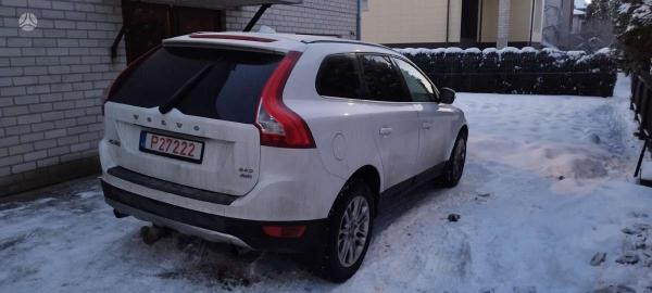 Balts Volvo XC60 2010 Kauņa, ar dzinēja tilpumu 2.40 L un nobraukumu 417 tūkst. km par 3900 €, foto 2 vietnē AUTOMOTO.COM.LV