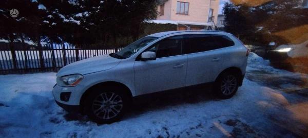 Balts Volvo XC60 2010 Kauņa, ar dzinēja tilpumu 2.40 L un nobraukumu 417 tūkst. km par 3900 €, foto 5 vietnē AUTOMOTO.COM.LV
