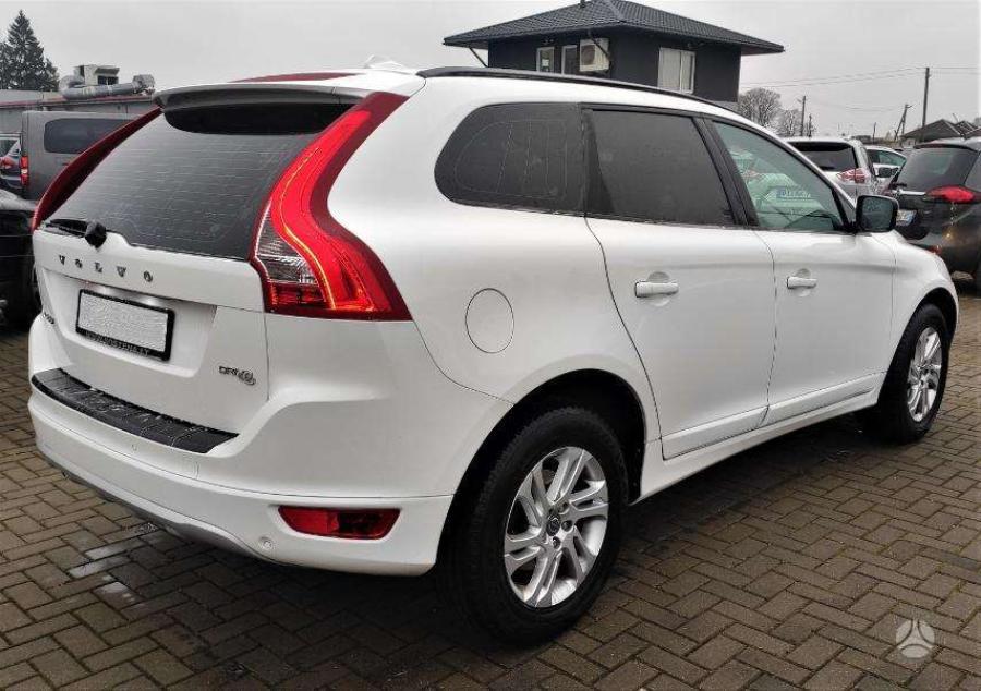 Balts Volvo XC60 2010 Tauragė, ar dzinēja tilpumu 1.98 L un nobraukumu 183 tūkst. km par 7750 €, foto 18 vietnē AUTOMOTO.COM.LV