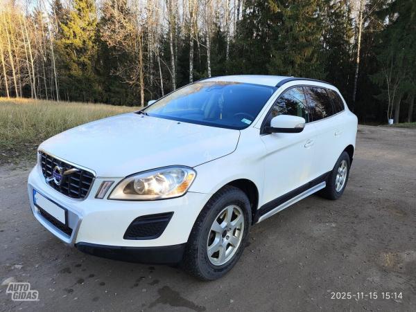 White Volvo XC60 2010 in Radviliskis, with an engine capacity of 2.00 L and mileage of 337 thousand km for 6500 €, photo 1 on AUTOMOTO.COM.LV
