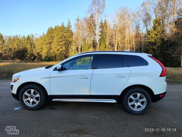 White Volvo XC60 2010 in Radviliskis, with an engine capacity of 2.00 L and mileage of 337 thousand km for 6500 €, photo 4 on AUTOMOTO.COM.LV