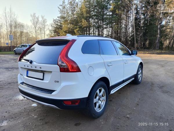 White Volvo XC60 2010 in Radviliskis, with an engine capacity of 2.00 L and mileage of 337 thousand km for 6500 €, photo 8 on AUTOMOTO.COM.LV
