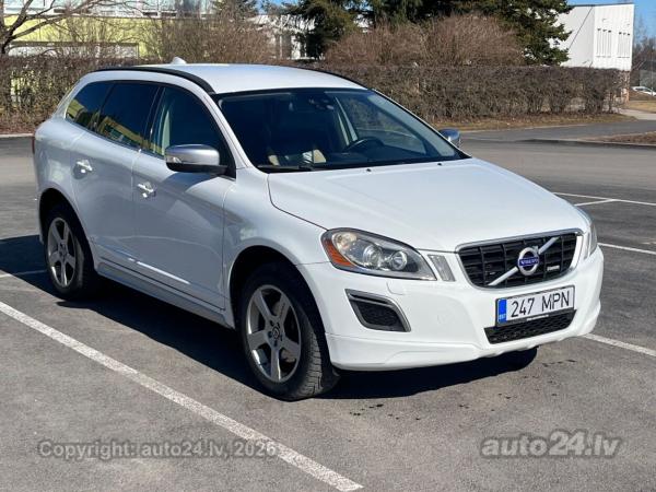 Balts Volvo XC60 2010 Tartu, ar dzinēja tilpumu 2.40 L un nobraukumu 384 tūkst. km par 6999 €, foto 2 vietnē AUTOMOTO.COM.LV